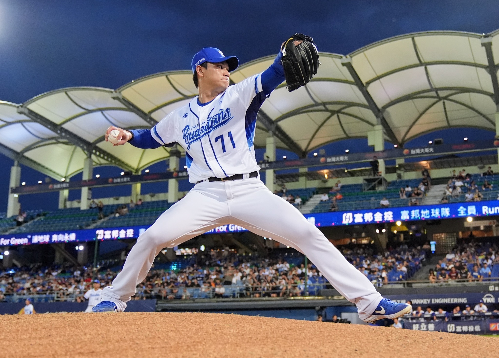 富邦悍將》江少慶第2度登板投5.1局暴投多送分 共投10.1局球隊得1分 - TSNA體育新聞團隊