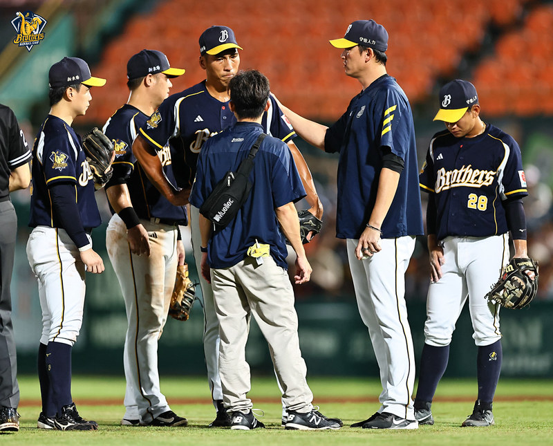 中信兄弟》王凱程4球傷退 平野惠一自我檢討 - TSNA體育新聞團隊