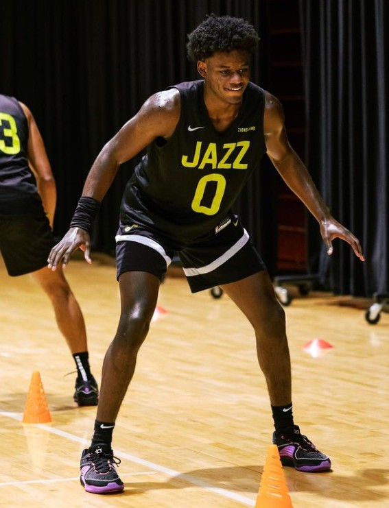 NBA》影／驚悚！爵士前鋒右腿不規則變形 預計本季報銷 - TSNA體育新聞團隊