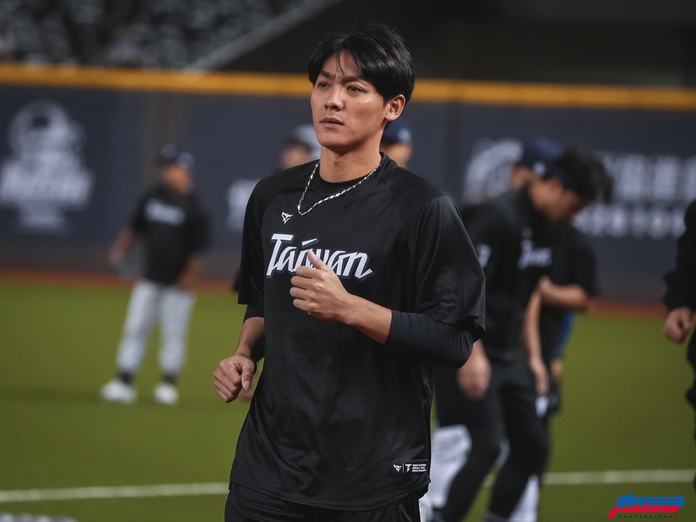 中職》搶手「Taiwan」黑帽T開放加購！ 蔡其昌：怪傑憲、晨威長那麼帥 - TSNA體育新聞團隊