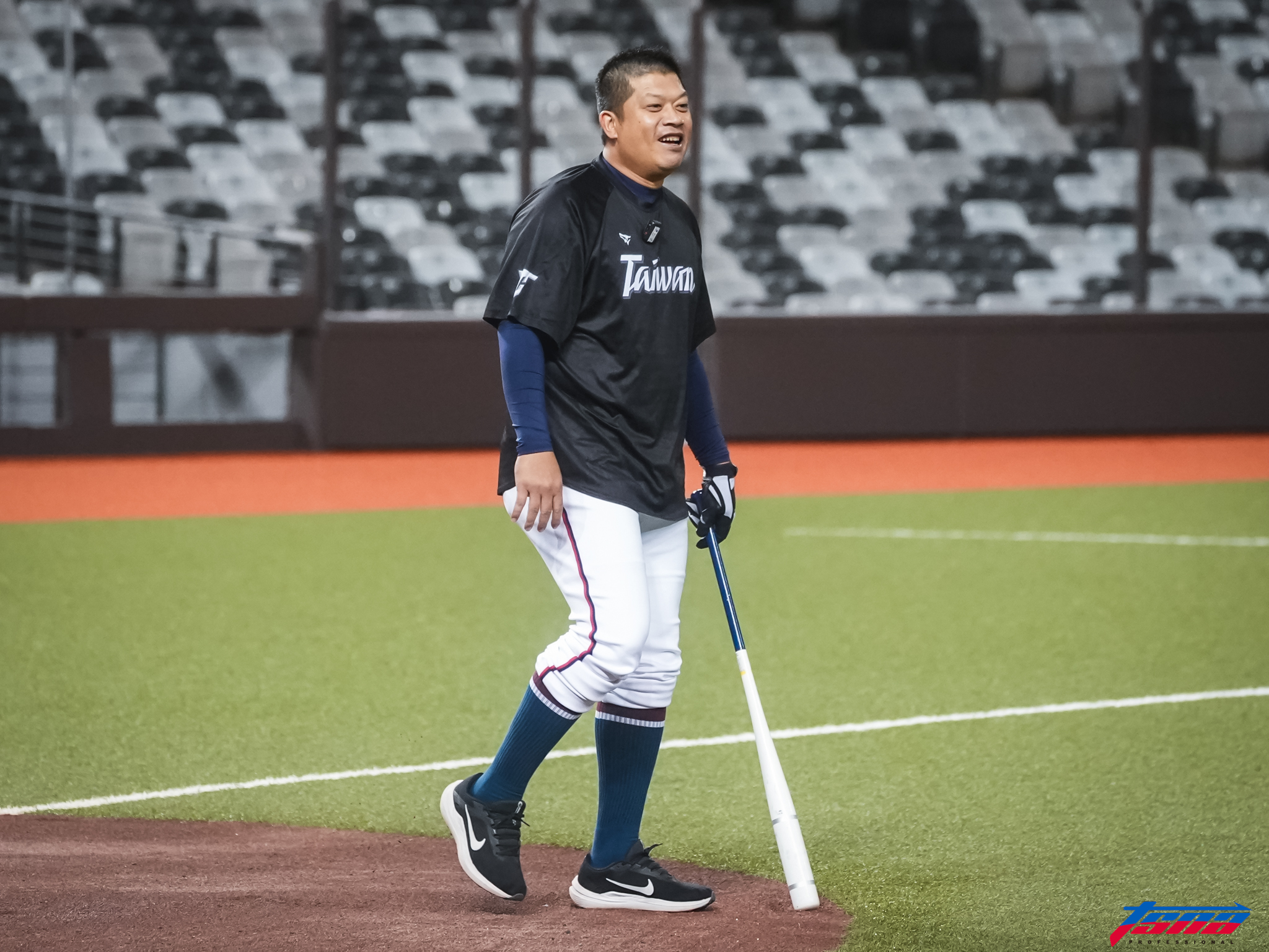 12強賽》江坤宇今去練三壘成第4位人選 守備教練陳江和談潘傑楷 - TSNA體育新聞團隊