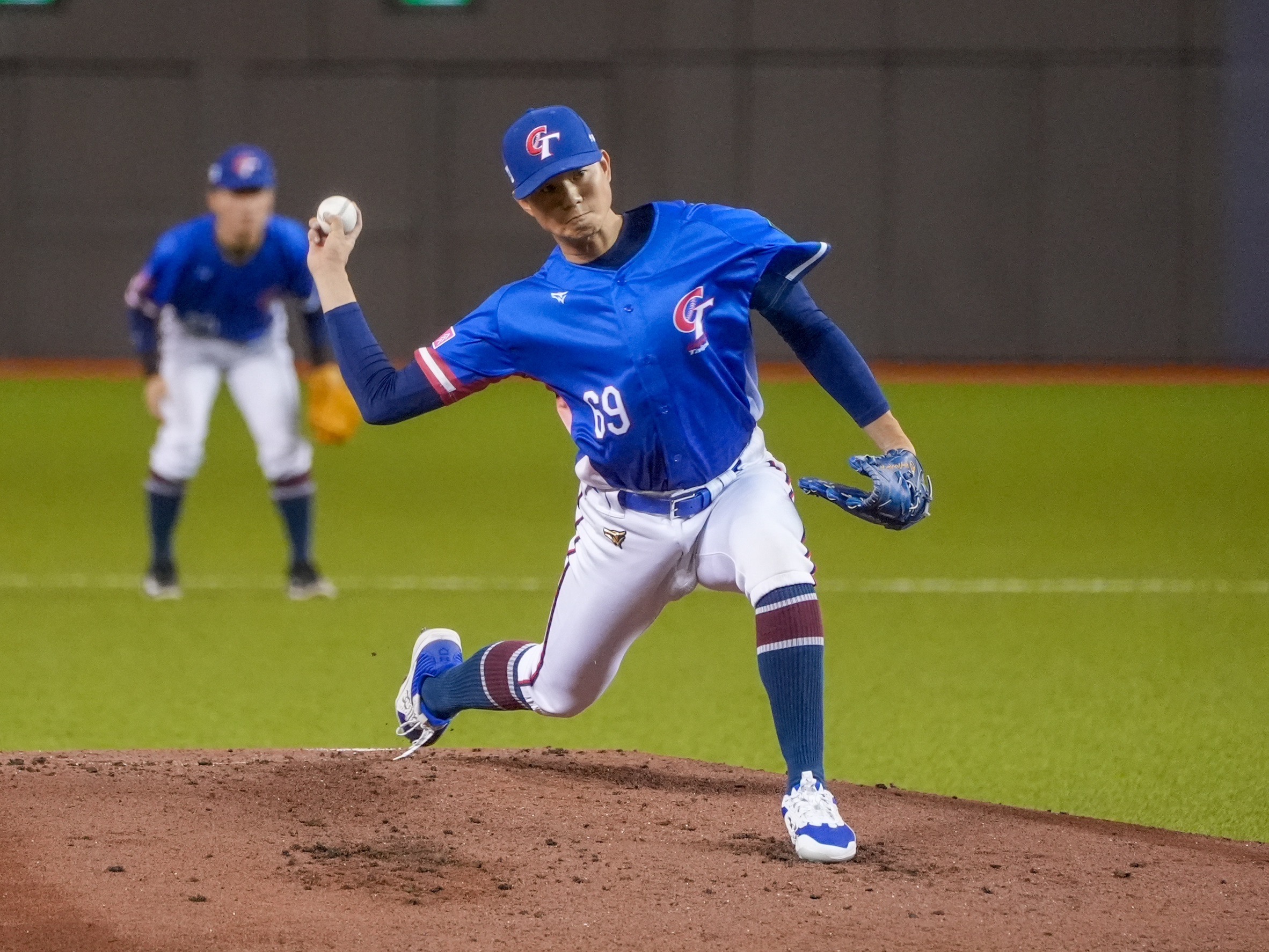 12強強賽》超神勇！黃子鵬投6局0安0失分 但7下試投幾球後退場 - TSNA體育新聞團隊