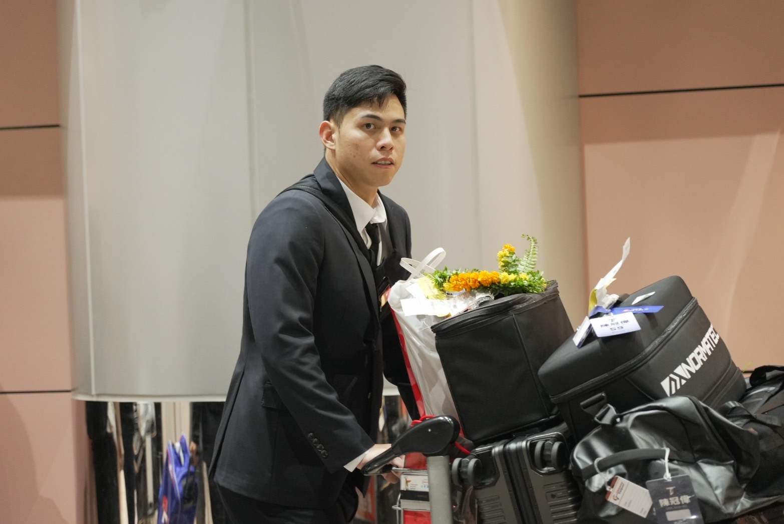 12強賽》超越父親陳威成拿到世界冠軍 陳冠偉：達成他的心願 - TSNA體育新聞團隊