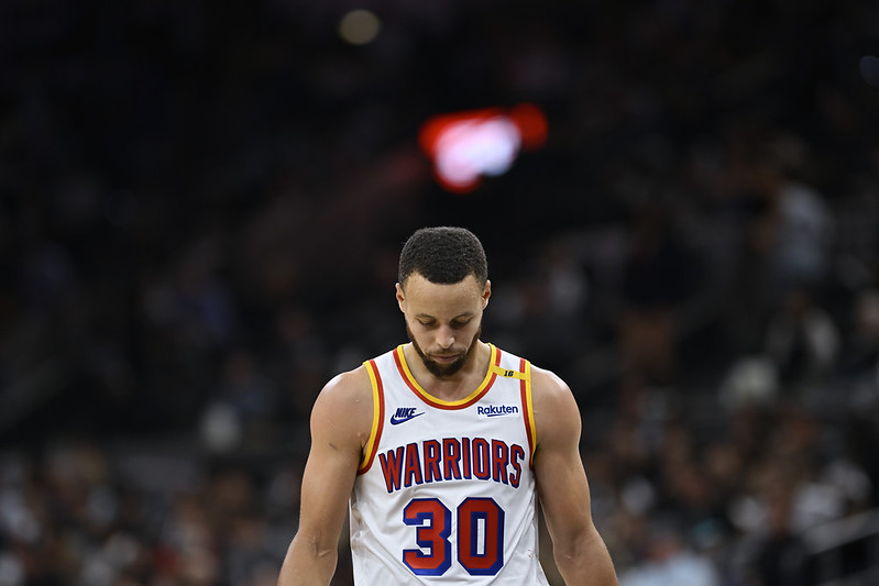 NBA》勇士主場遭入侵慘輸30分 還有球迷當場換客隊球衣 - TSNA體育新聞團隊