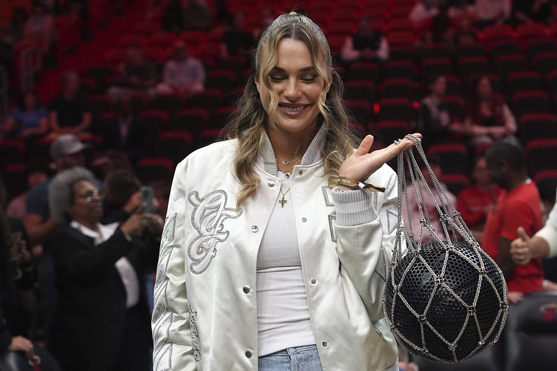 網球》大滿貫賽2冠 Sabalenka獲WTA年度最佳球員 - TSNA體育新聞團隊