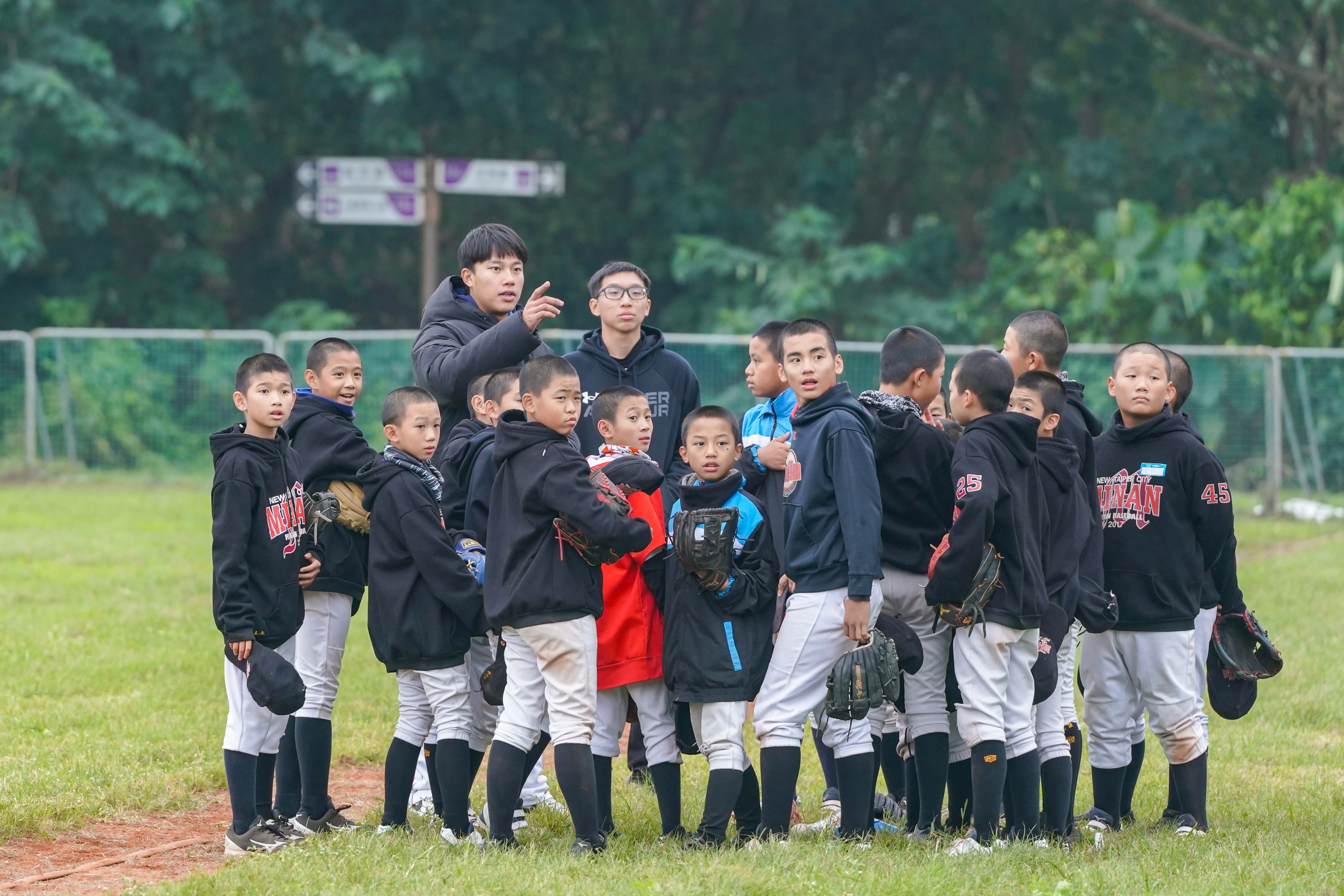 富邦悍將》2024悍動希望公益棒球營」 讓孩子勇敢追夢、築夢踏實 - TSNA體育新聞團隊