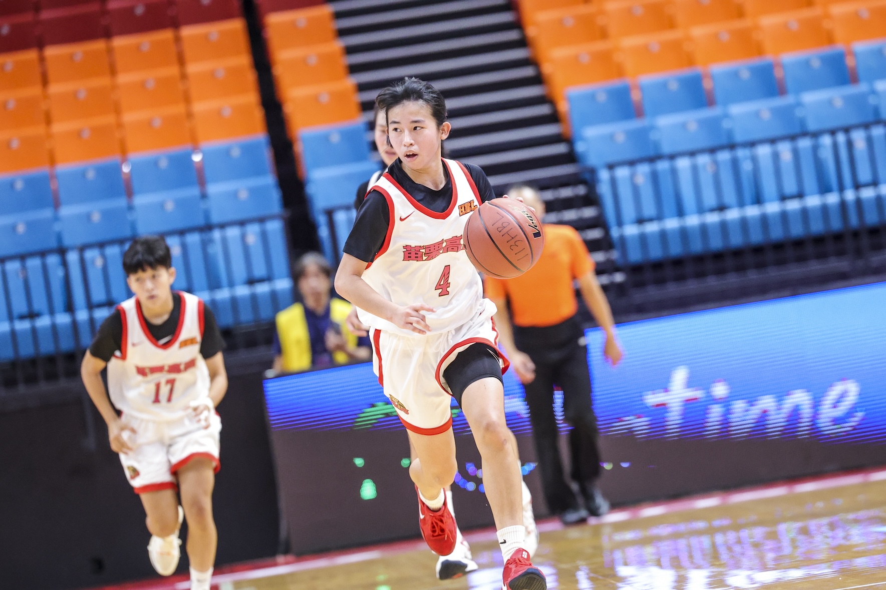 HBL》苗栗高商大逆轉南湖高中 外卡險勝晉級女生8強複賽 - TSNA體育新聞團隊