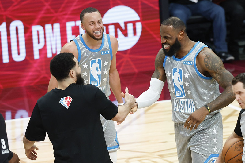 NBA》時代轉變？LBJ、Curry明星賽票選落後 - TSNA體育新聞團隊