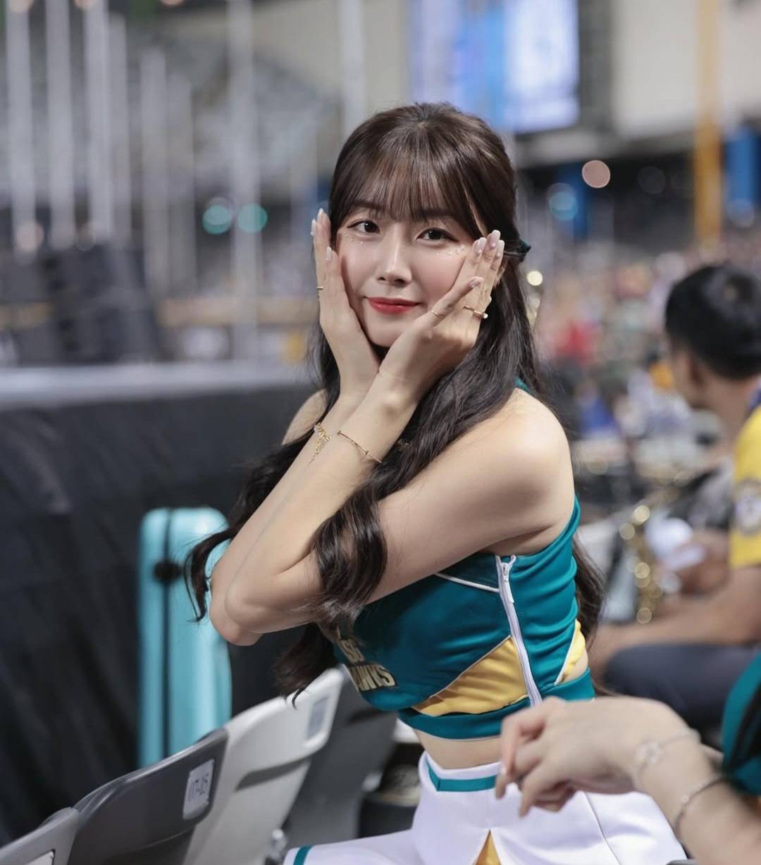 台鋼雄鷹》Wing Stars女神安芝儇10年啦啦隊生涯 透露在台灣最苦惱竟是這件事 - TSNA體育新聞團隊