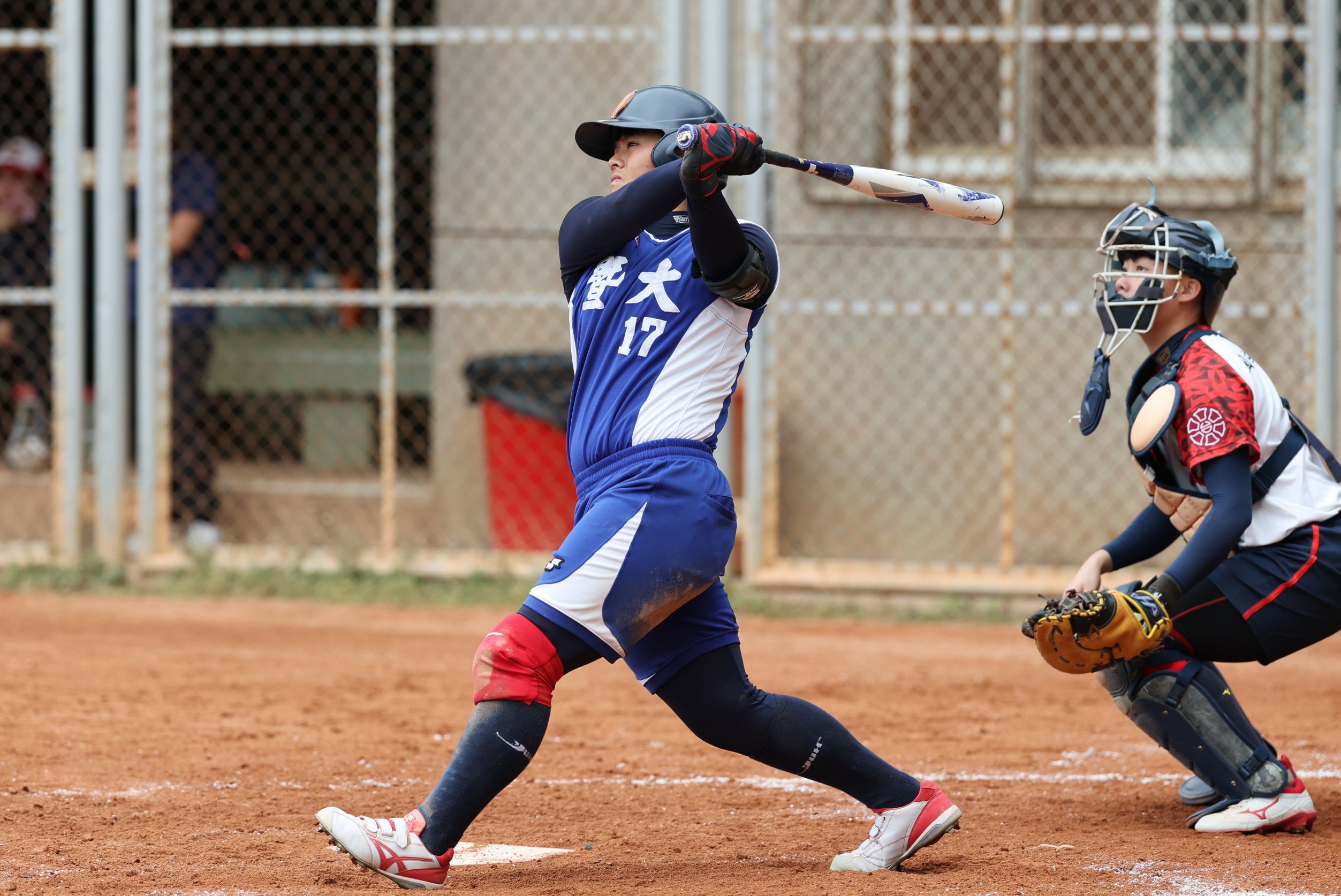 大專女壘》葉貴萍2分砲領銜 衛冕軍暨大4局扣倒台師 - TSNA體育新聞團隊