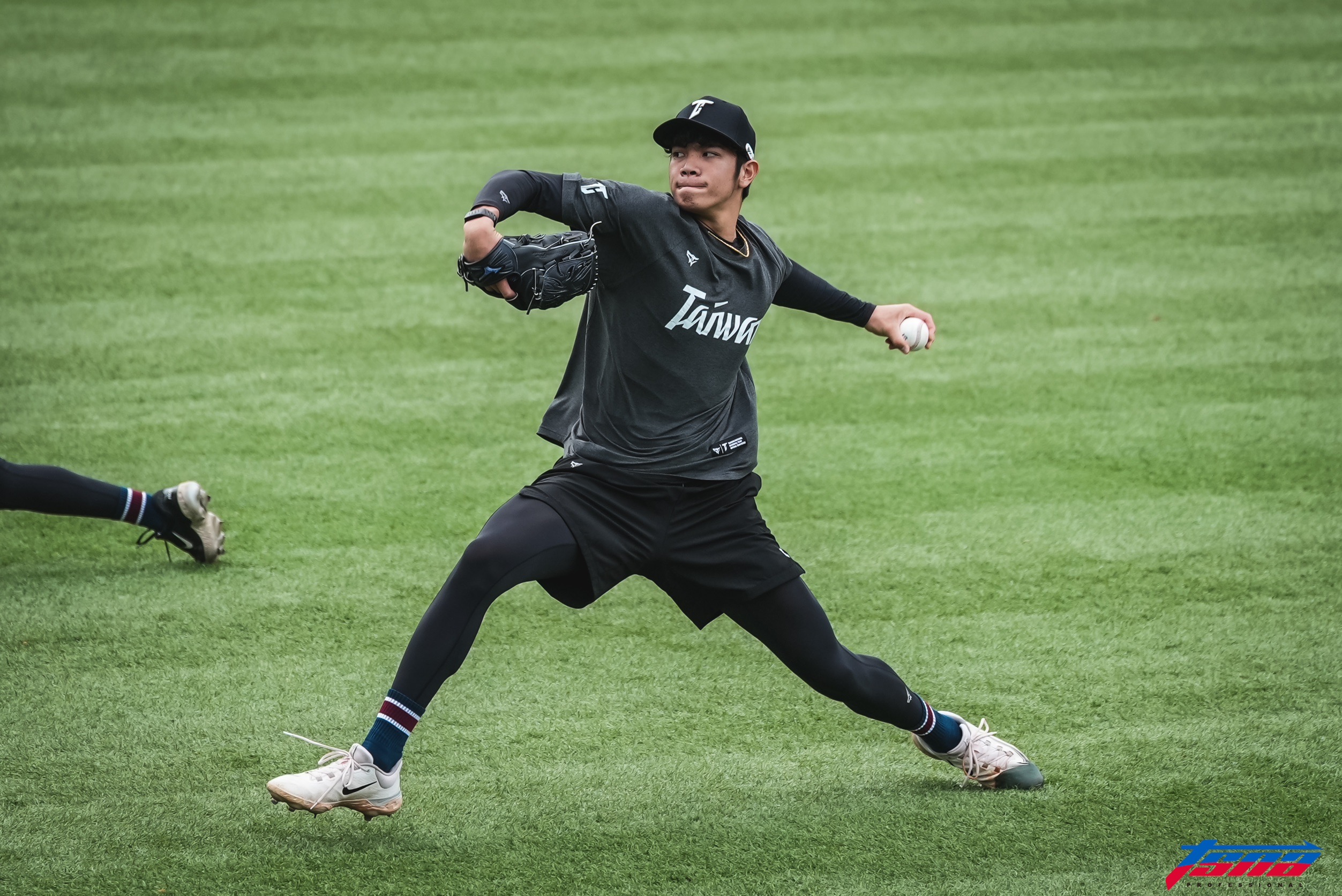 WBC資格賽》林維恩還要適應比賽用球 中繼為主調整已有75％ - TSNA體育新聞團隊