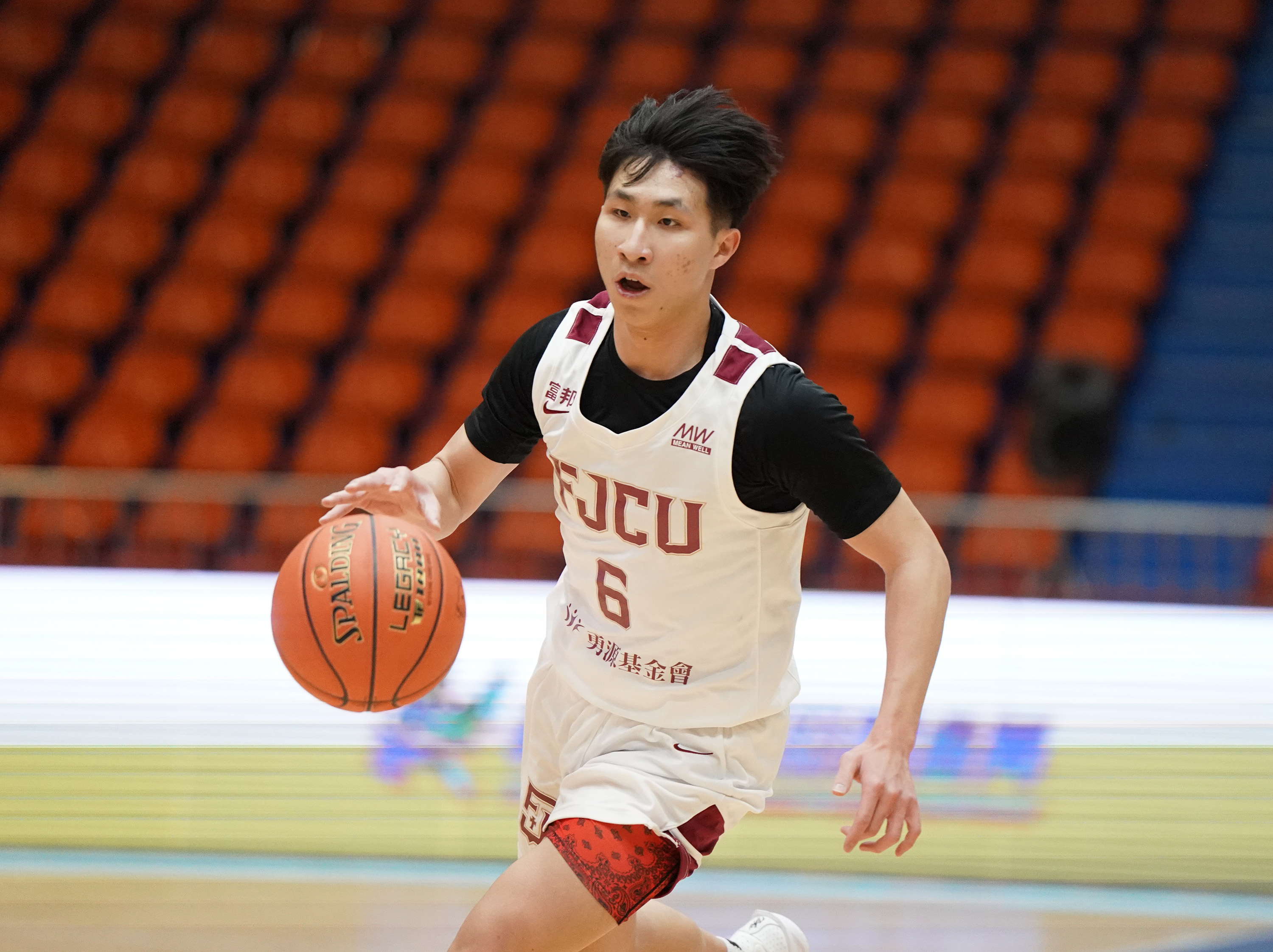 UBA》新人王熱門王翊仲準大三元 輔大睽違5年八強首戰贏球 - TSNA體育新聞團隊