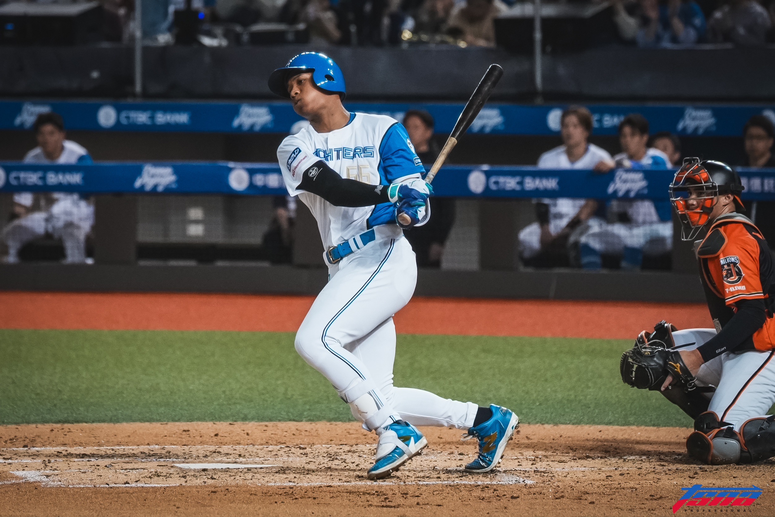 火腿交流賽》好像高潮系列賽！ 万波中正秀中文讚台灣「氣氛超熱」 - TSNA體育新聞團隊