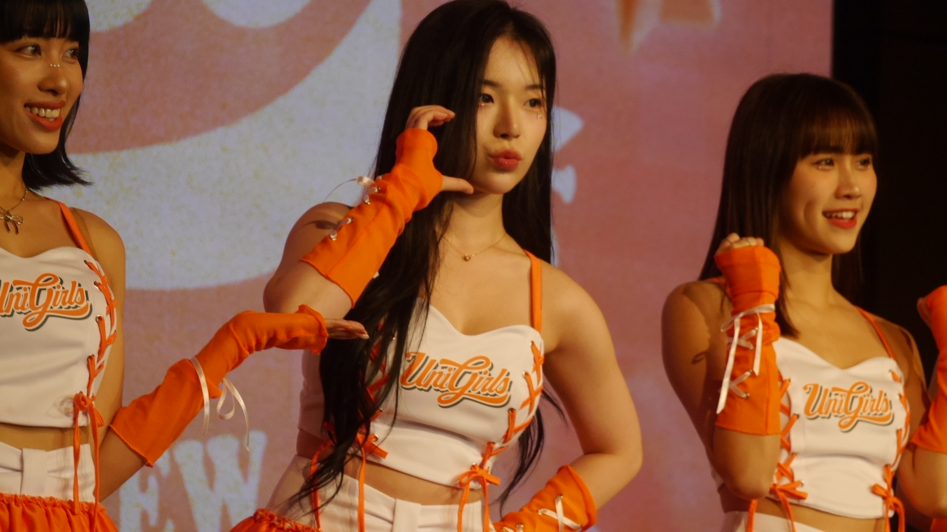 統一獅》UniGirls每週五簽名會 還推出「星光女孩SHOW」 - TSNA體育新聞團隊