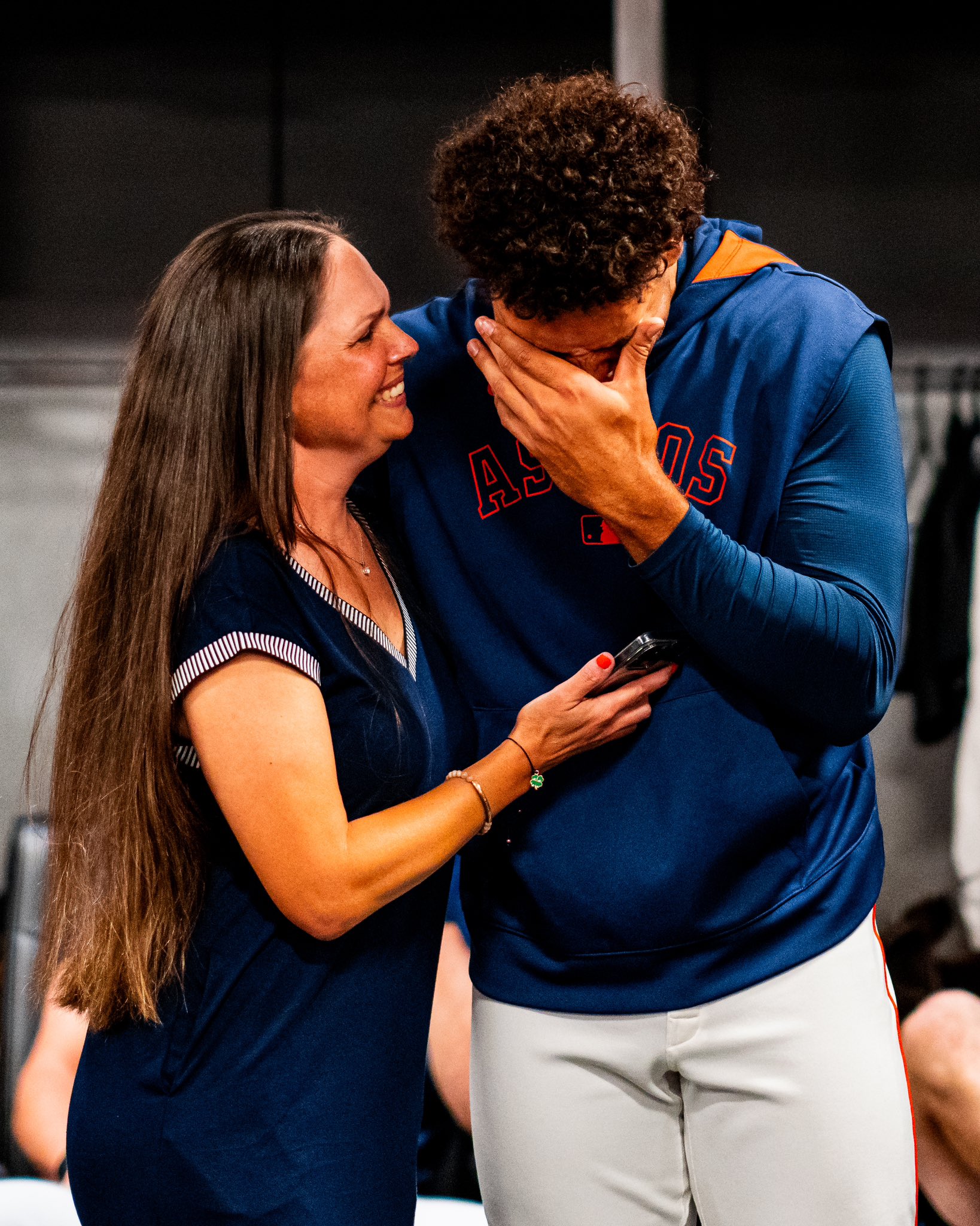 MLB》史上最快選秀升開季名單！母親親臨休息室宣布 太空人新秀Smith淚崩喘不過氣 - TSNA體育新聞團隊