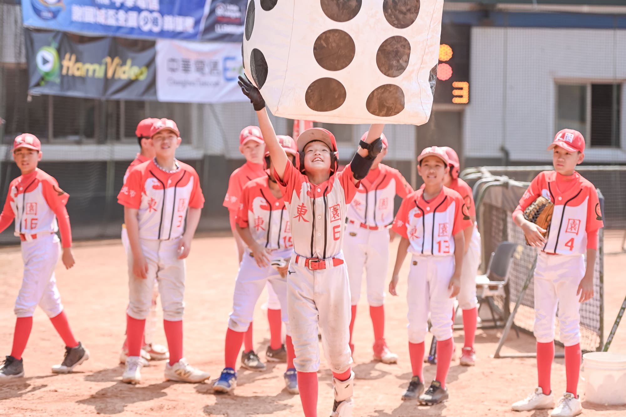 謝國城盃》東園11比5勝龜山奪冠 睽違8年拿LLB少棒代表權 - TSNA體育新聞團隊