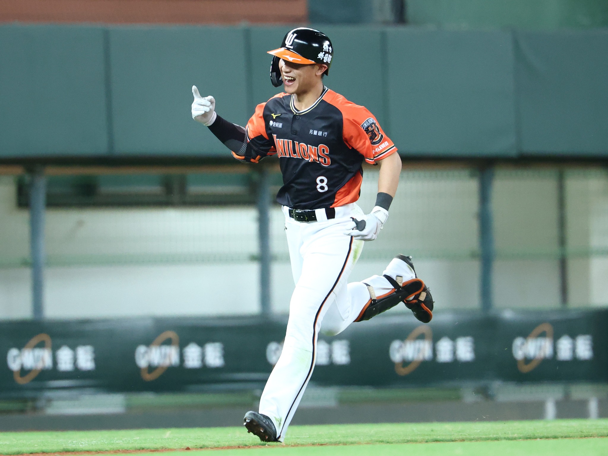 統一獅》超過1000天的全壘打 朱迦恩激動振臂：心理有強壯一點 - TSNA體育新聞團隊