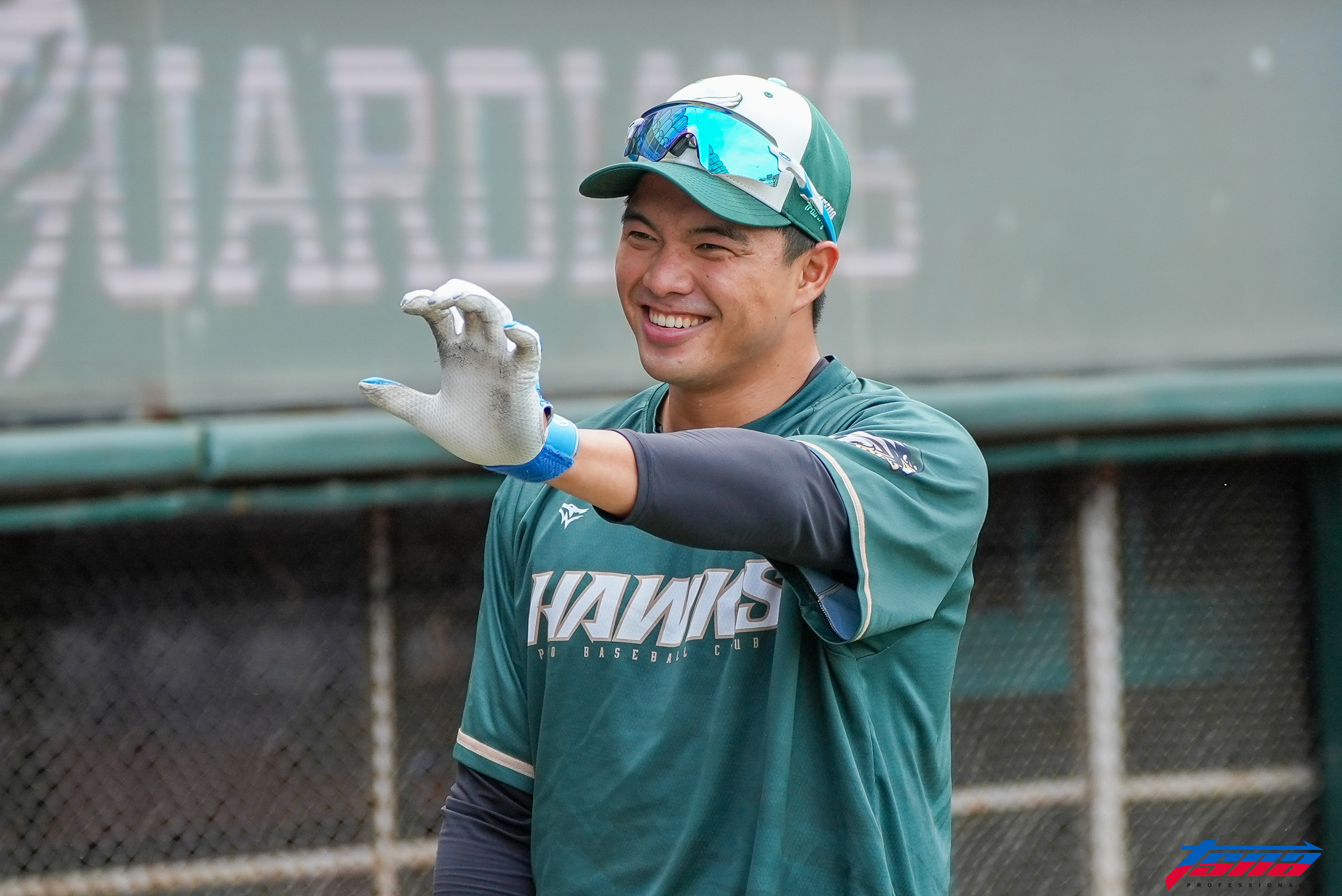 台鋼雄鷹》旅外回歸必經適應期 吳念庭想向陳鏞基學習 - TSNA體育新聞團隊