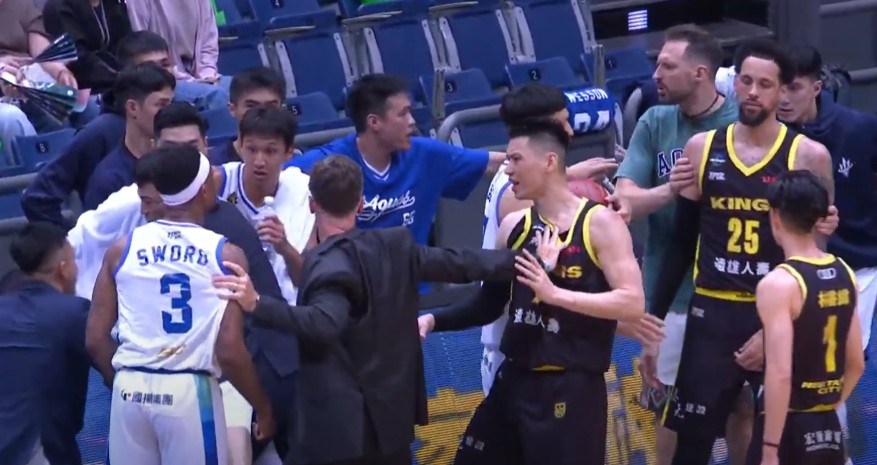 TPBL》奧帝、克雷格肢體衝突遭驅逐 兩人各禁賽1場、後者加罰25000元 - TSNA體育新聞團隊