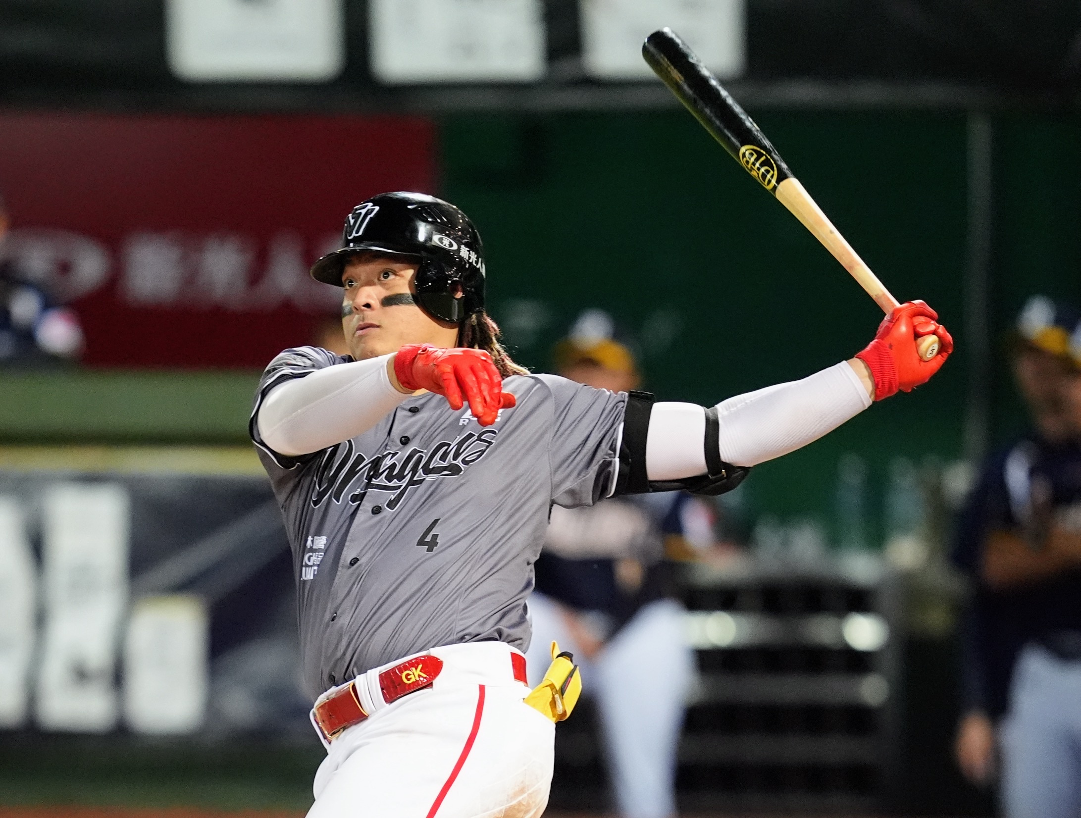 中職》味全龍4連勝！新科理事長吉力吉撈轟滿貫 羅戈勝投仍是0 - TSNA體育新聞團隊