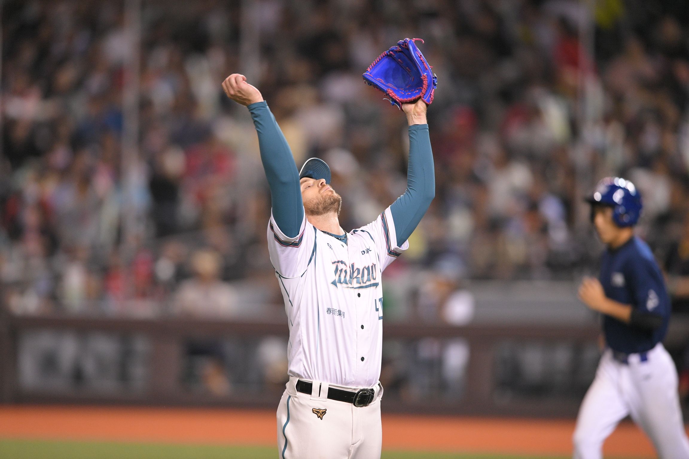 台鋼雄鷹》後勁5勝是「必勝保證」！ 洪總大讚：有一點這種感覺 - TSNA體育新聞團隊