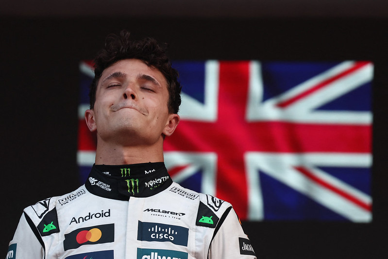 F1》Norris被認定應為新加坡出發擦撞負責 麥克拉倫：處分與犯錯程度相符 - TSNA體育新聞團隊