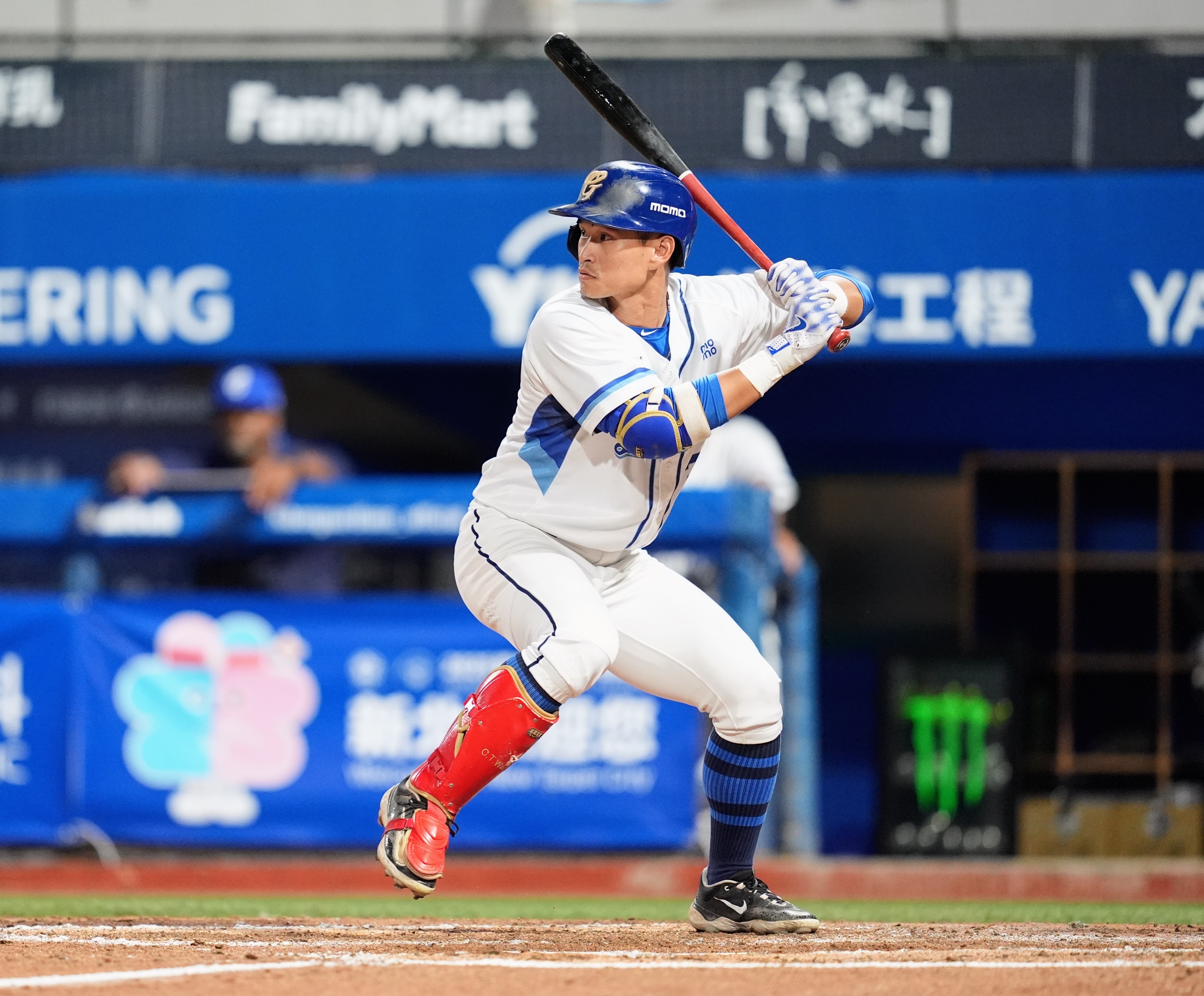 中職》王正棠被陳傑憲「雷射肩」觸殺出局 笑說：「害我很難看」 - TSNA體育新聞團隊