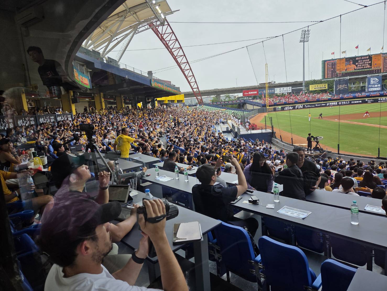 味全龍》7支美職球探到洲際球場看徐若熙 費城人高層親自來台 - TSNA體育新聞團隊