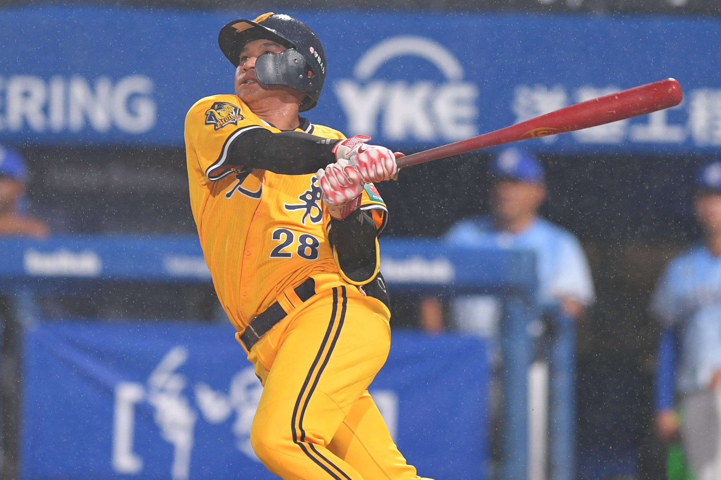 中信兄弟》劉志威赴醫院探視受傷小球迷 張仁瑋當下不知道：看影片嚇一跳 - TSNA體育新聞團隊