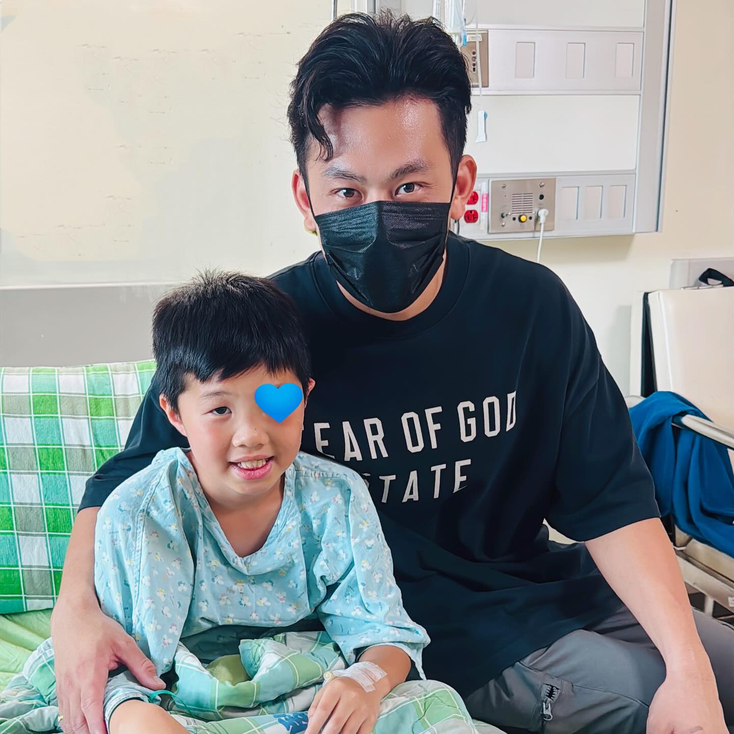 富邦悍將》張仁瑋與戴培峰到醫院探視小球迷 並承諾要送手套給他 - TSNA體育新聞團隊