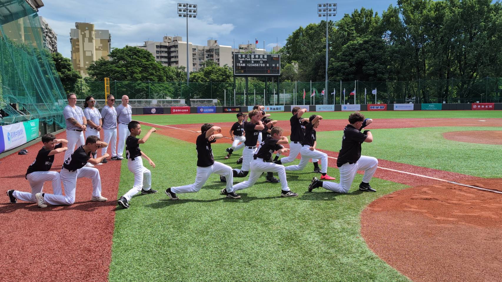 LLB中階組亞太賽》紐西蘭Haka戰舞震撼開場 為本屆賽會揭開序幕 - TSNA體育新聞團隊