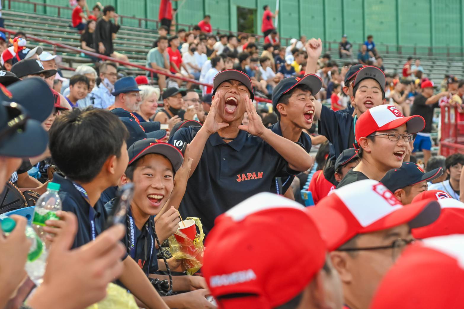 LLB中階組亞太賽》休兵日看味全龍大戰中信兄弟 體驗台式應援文化 - TSNA體育新聞團隊