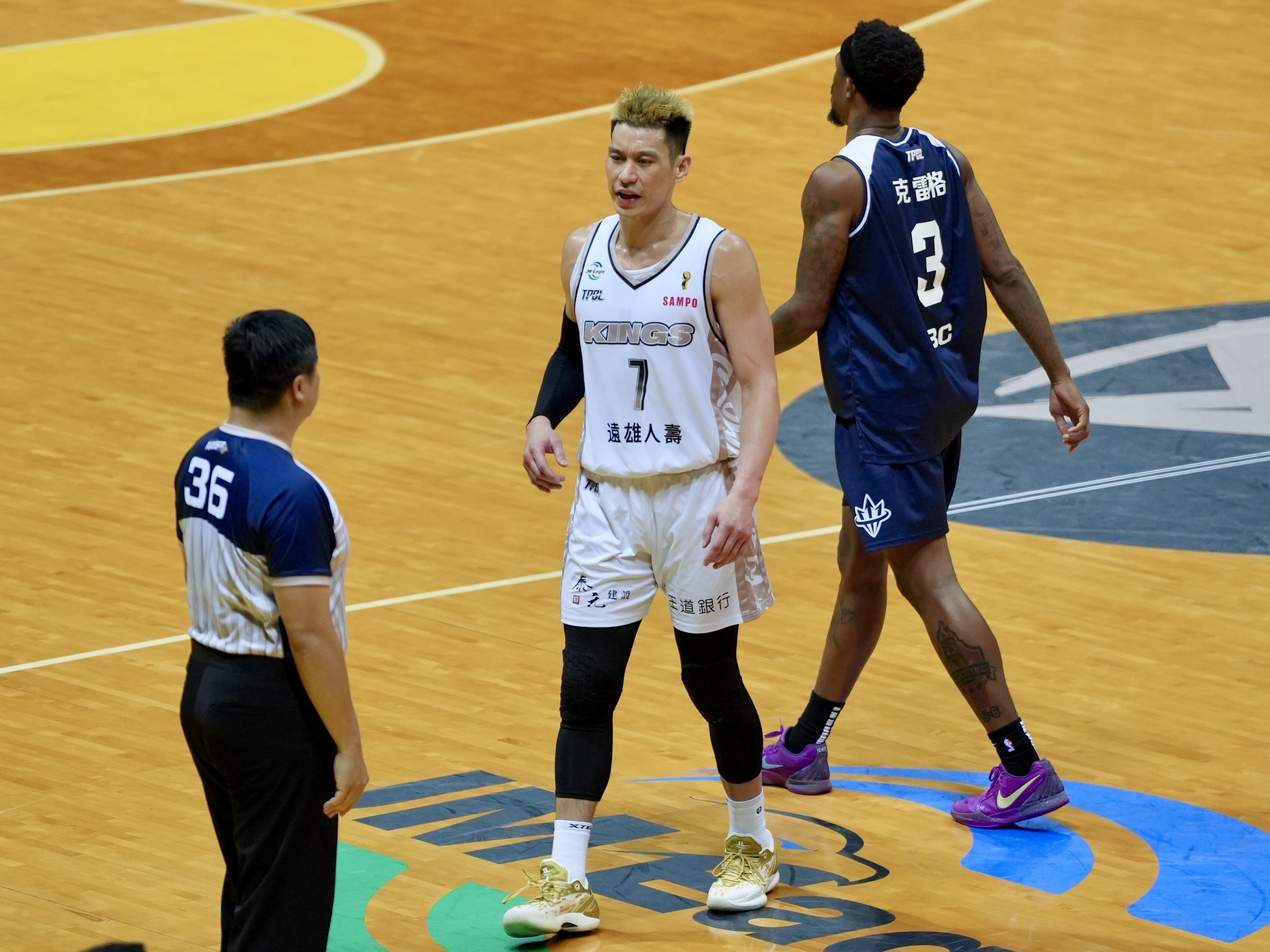 TPBL》林書豪上籃放槍 假摔對抱怨裁判被判技術犯規 - TSNA體育新聞團隊