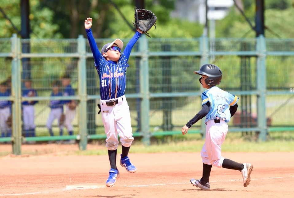 全國社區棒球賽》力量河馬黃火豪取17分擊退小隼鷹 教練點出功不可沒三壘手劉尚恩 - TSNA體育新聞團隊