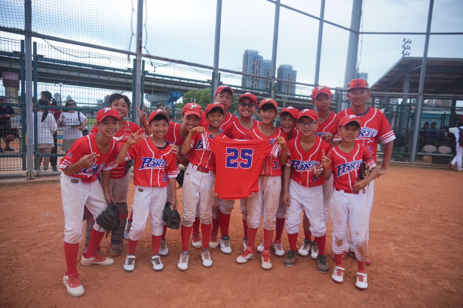 全國社區棒球賽》 投手群實力超絕！先發鄭詠謙狂飆K 台北波特13:1擊敗極光鷹搶下晉級 - TSNA體育新聞團隊