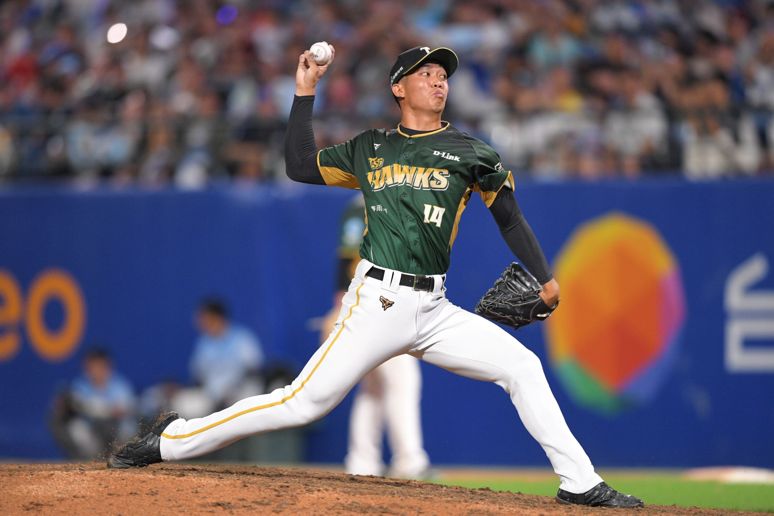 台鋼雄鷹》林詩翔「復仇」富邦悍將成功 洪總：要讓他把信心找回來 - TSNA體育新聞團隊