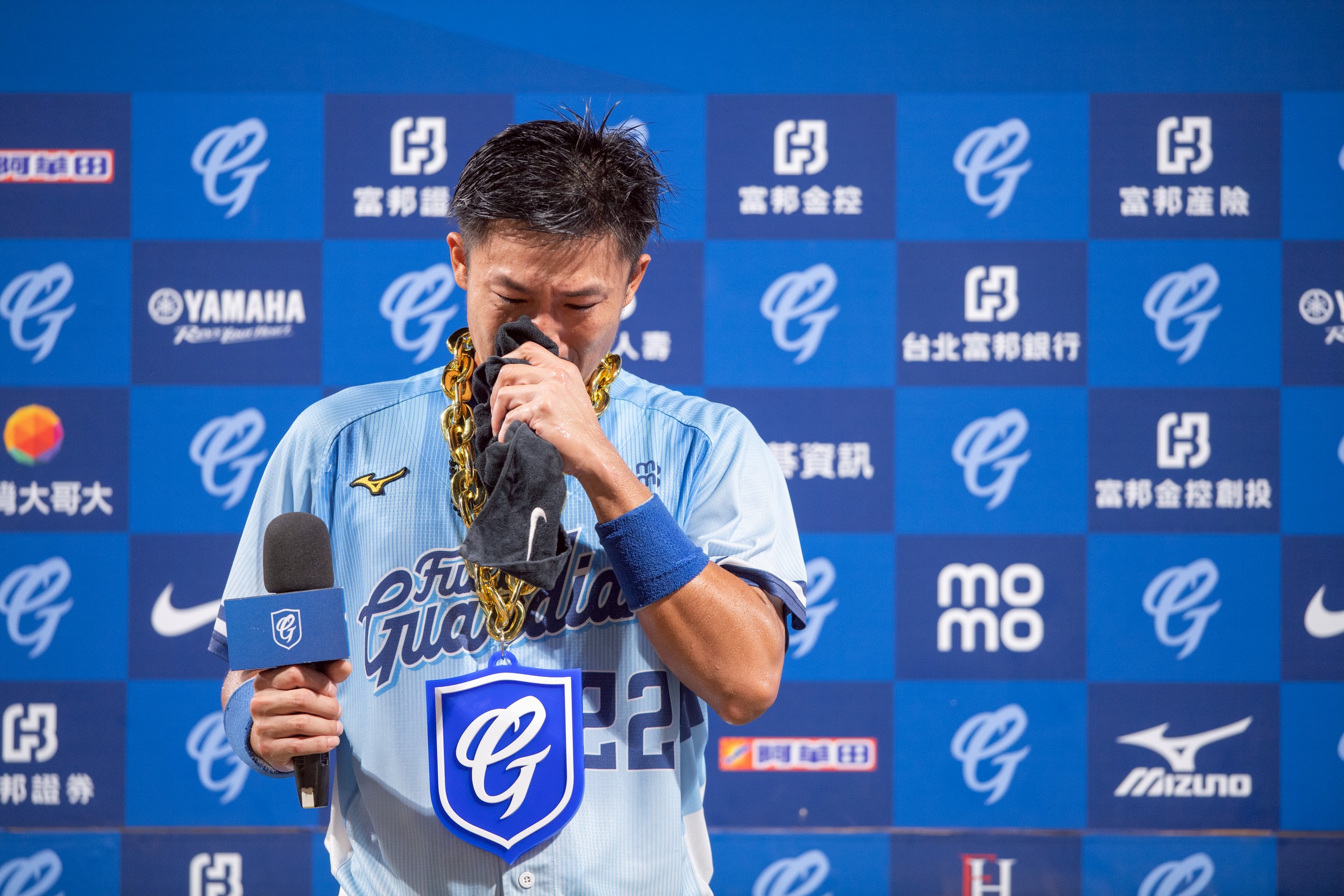 富邦悍將》連3場1分差、2場跟雄鷹說再見 陳金鋒談今9下連換代打想法 - TSNA體育新聞團隊