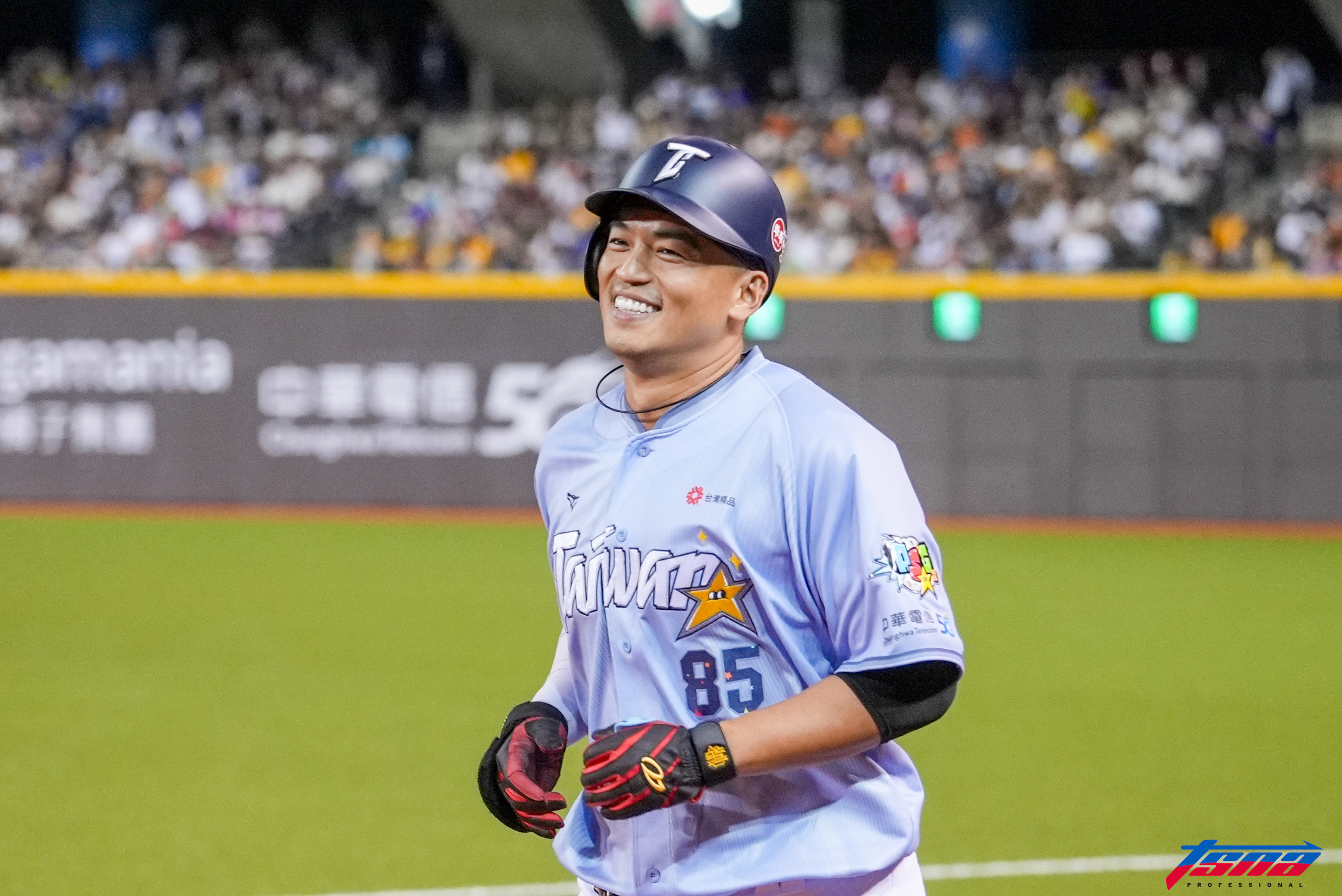 中職明星賽》把全壘打獻給魔鷹跟他太太！ 朱育賢拿MVP超暖心 - TSNA體育新聞團隊