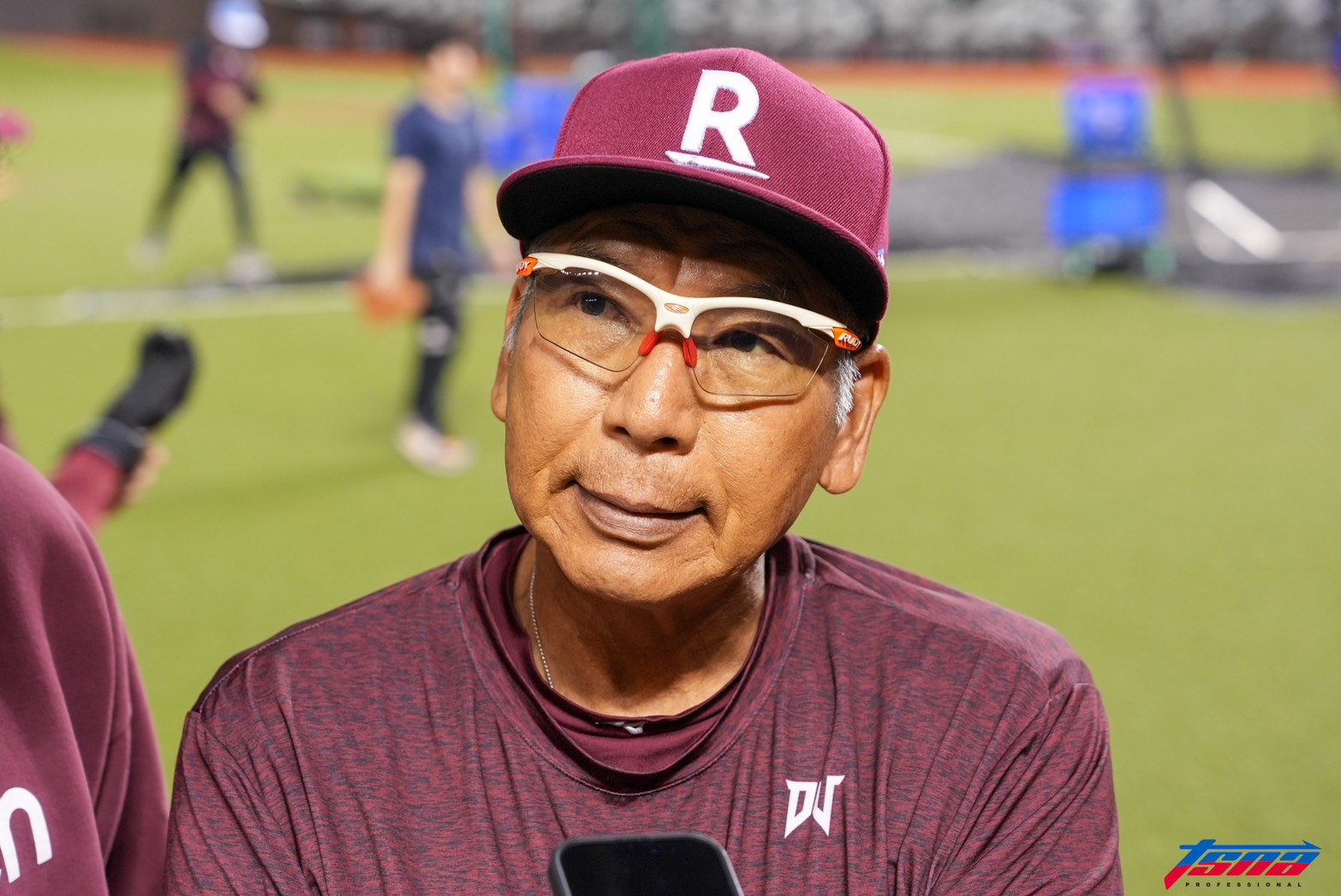 樂天桃猿》食安風暴又加上燈光一直閃！ 古久保健二：漫長的一天 - TSNA體育新聞團隊