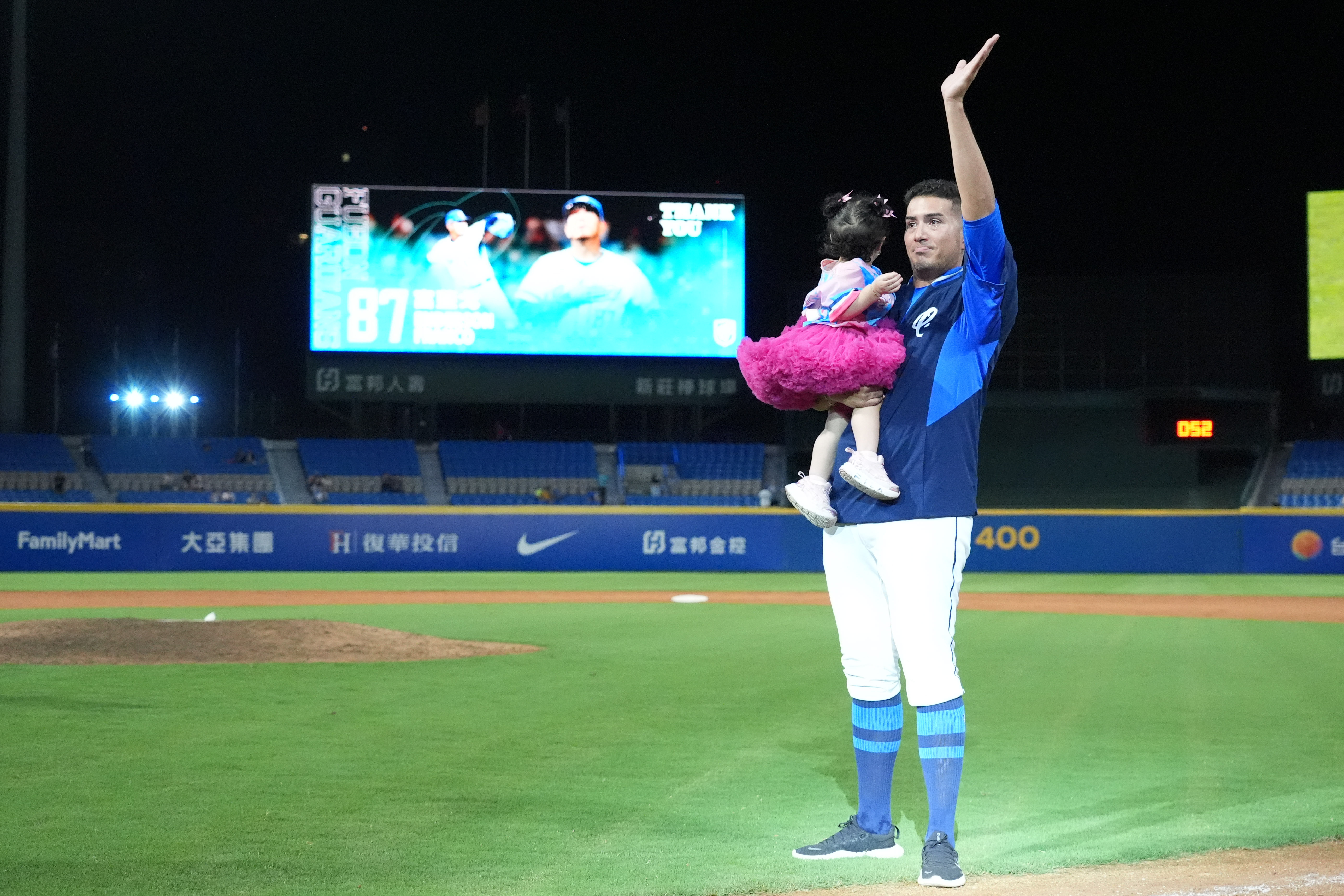 富邦悍將》花蓮光復鄉災情慘重 富藍戈隔海祈禱平安 - TSNA體育新聞團隊