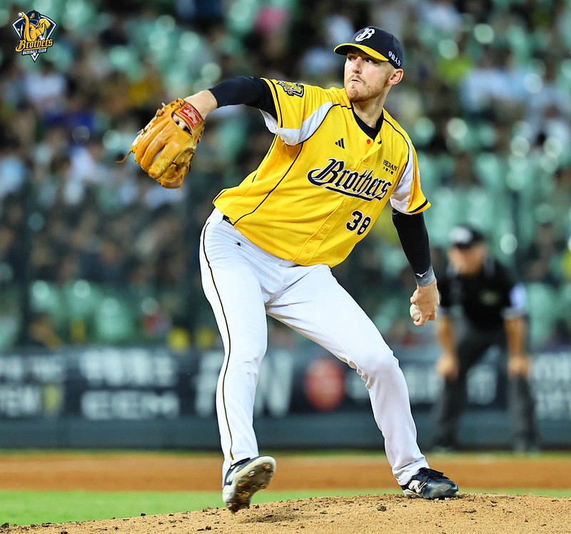 中信兄弟》影／牽制是武器從小就學會 李博登談831大限面臨的競爭 - TSNA體育新聞團隊