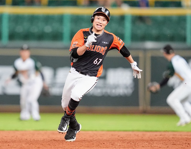 中職》林泓弦驚奇2支二壘打3打點射鷹 猛獅5連敗後4連勝 - TSNA體育新聞團隊