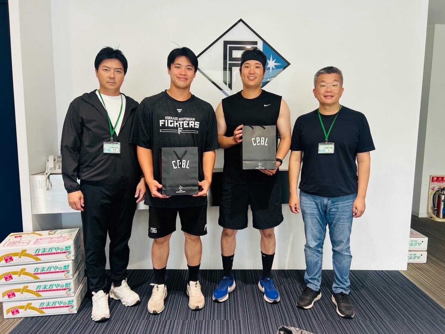 WBC》林威助跟會長蔡其昌找旅日好手談心！ 與宋家豪跟古林睿煬相見歡 - TSNA體育新聞團隊