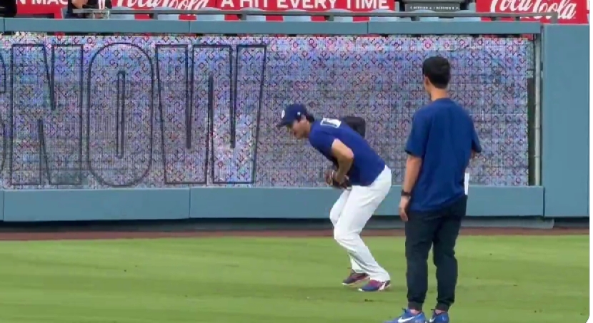 MLB》影／大谷翔平要守內野？ 賽前罕見接滾地球守備練習 - TSNA體育新聞團隊