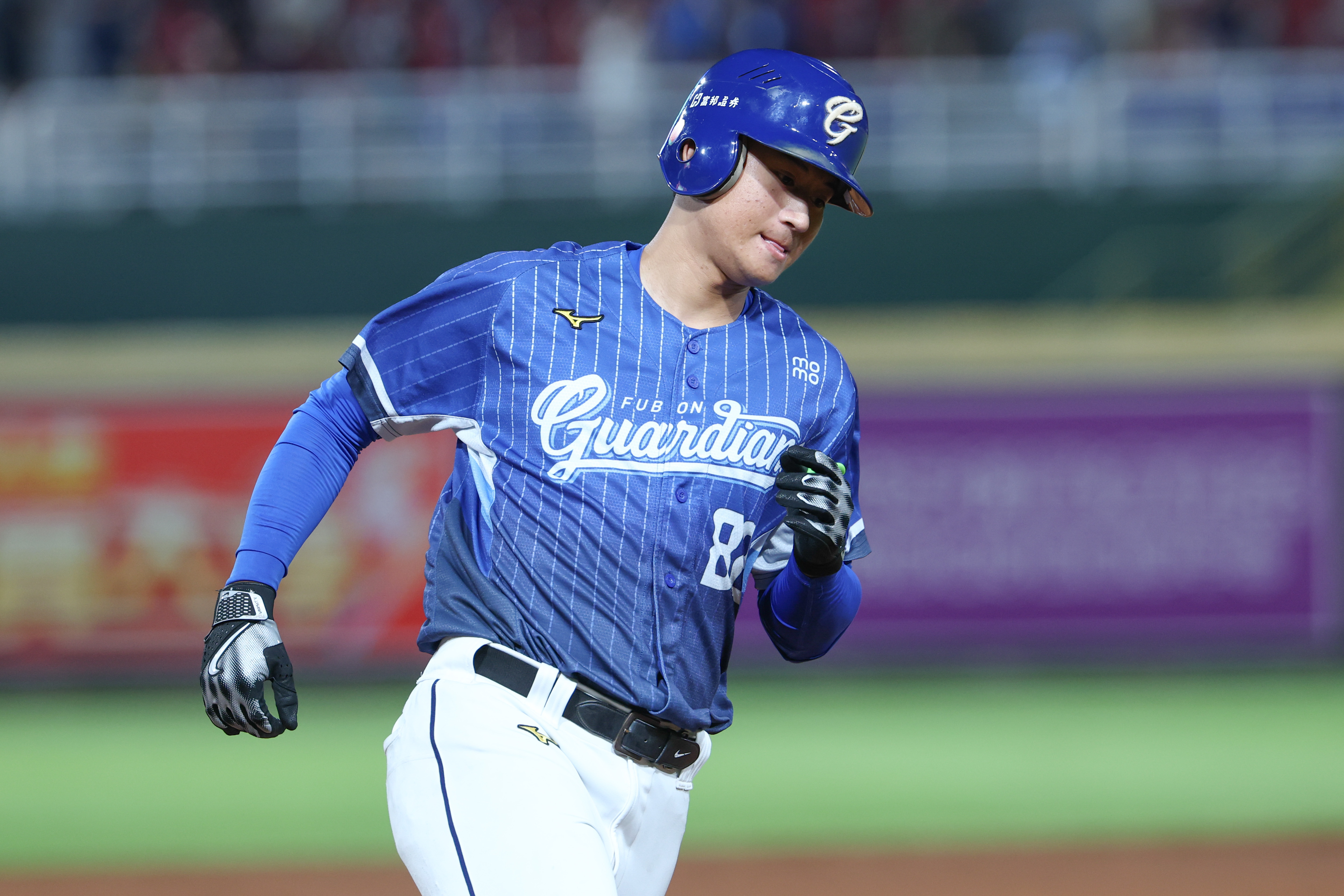 富邦悍將》職棒第5年敲生涯首轟但球隊墊底 孔念恩哽咽：看到每年都這樣...... - TSNA體育新聞團隊