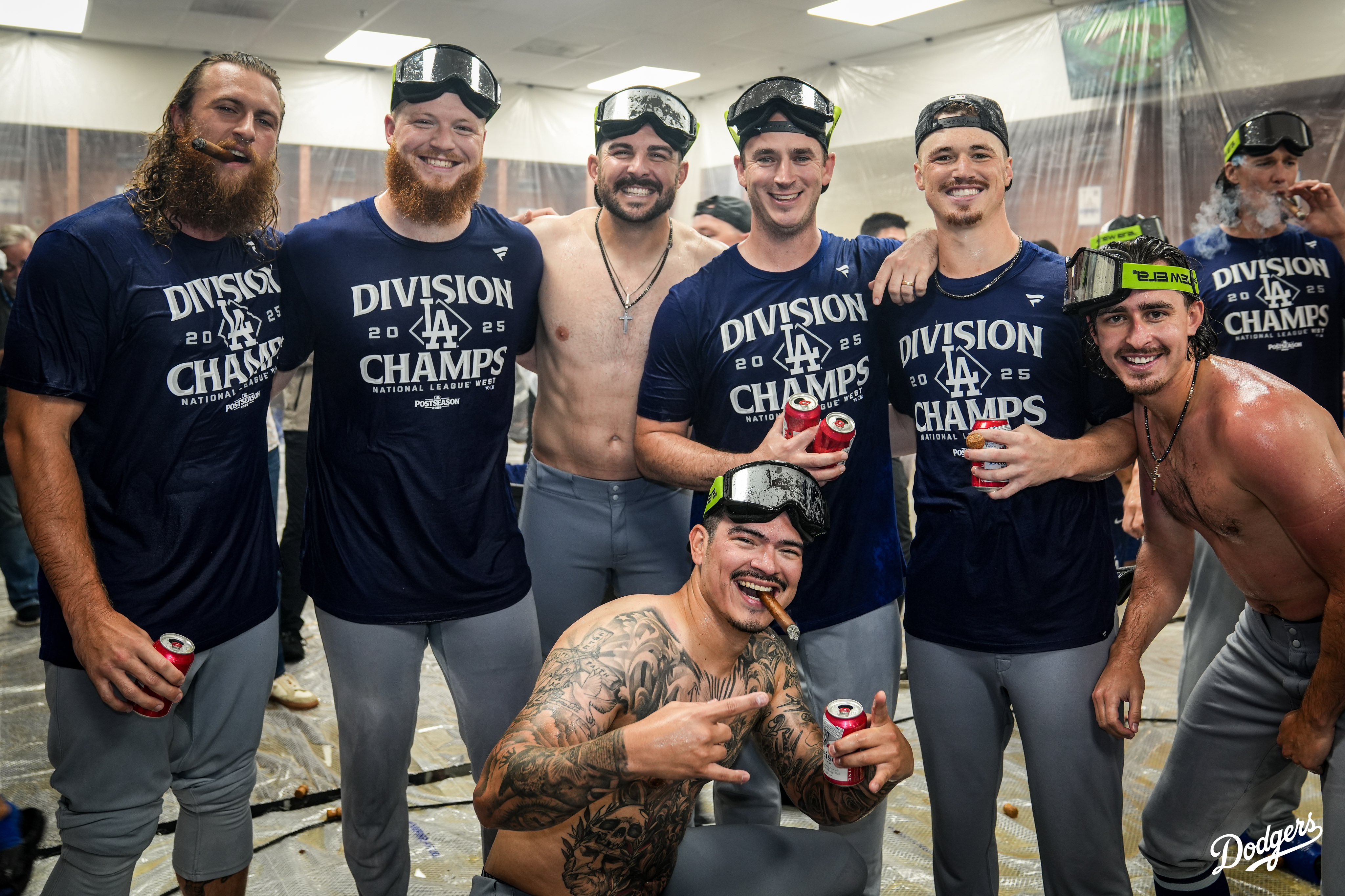 MLB》Muncy抽著4連霸冠軍雪茄：今年是非常艱難的一季 我們真的一路走到這裡了 - TSNA體育新聞團隊